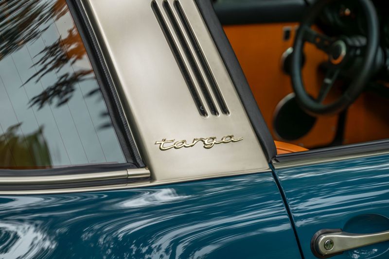 Singer Targa